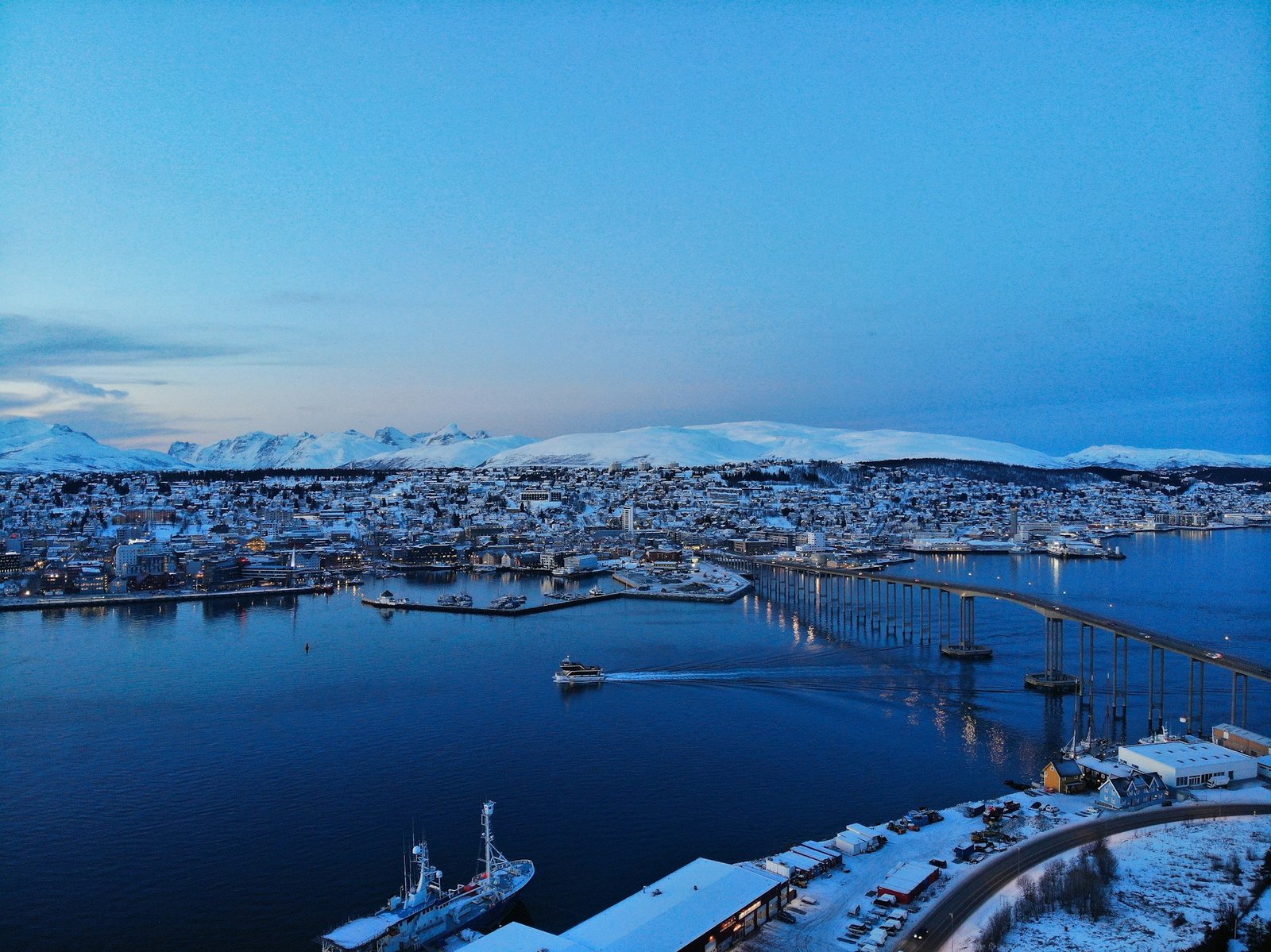 Exploring the Beauty and Culture of Norway: Enchanting Landscapes and ...