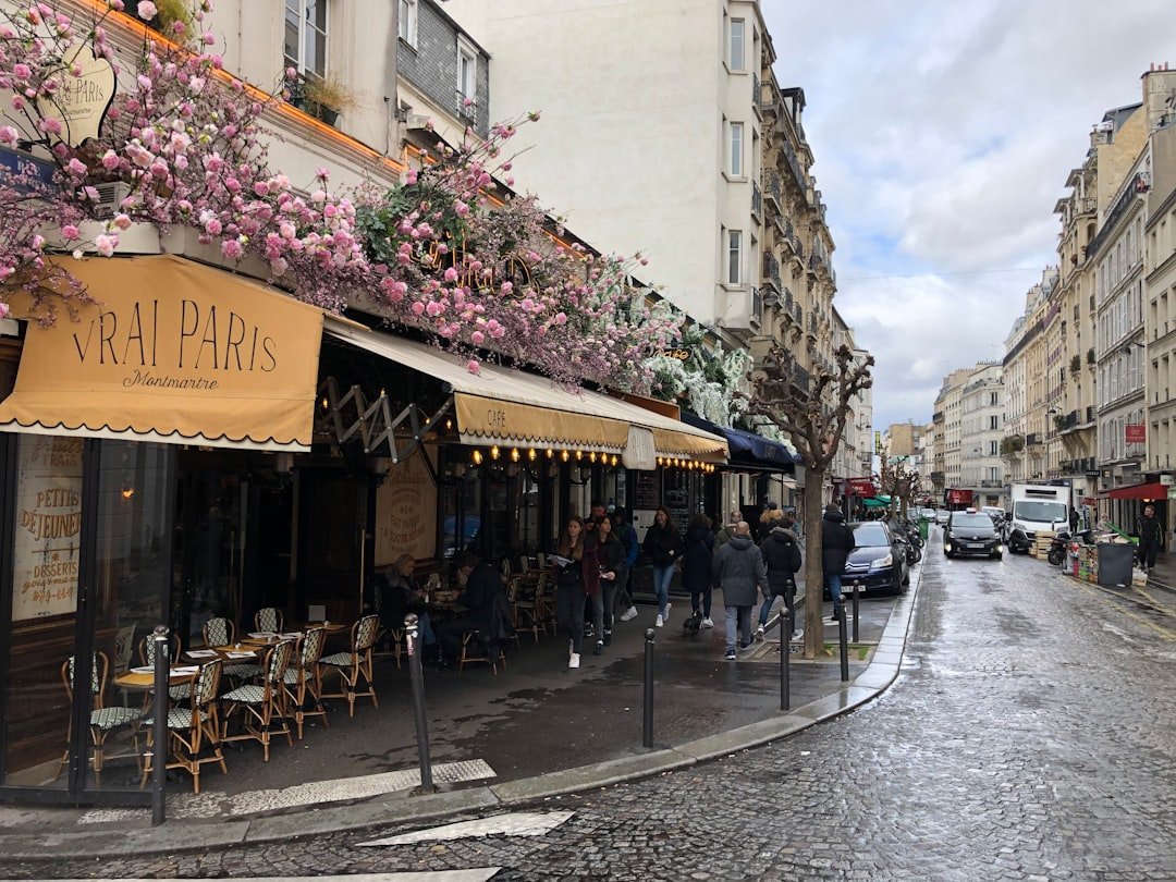 French Grammar Explained: C'est vs. Il est