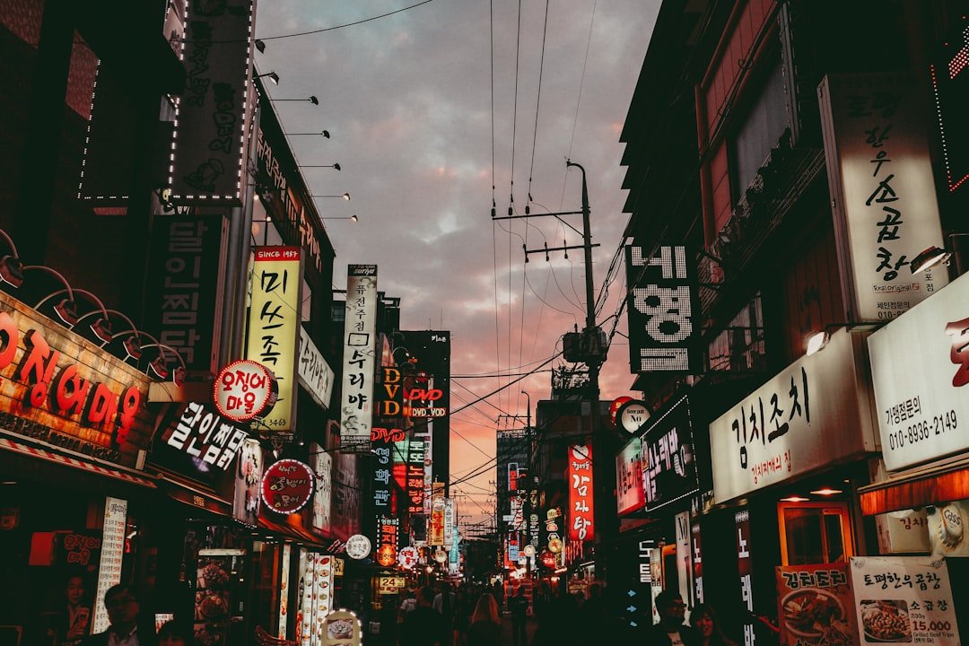 The Difference Between 'Jinjja' and 'Jeongmal' for "Really" in Korean