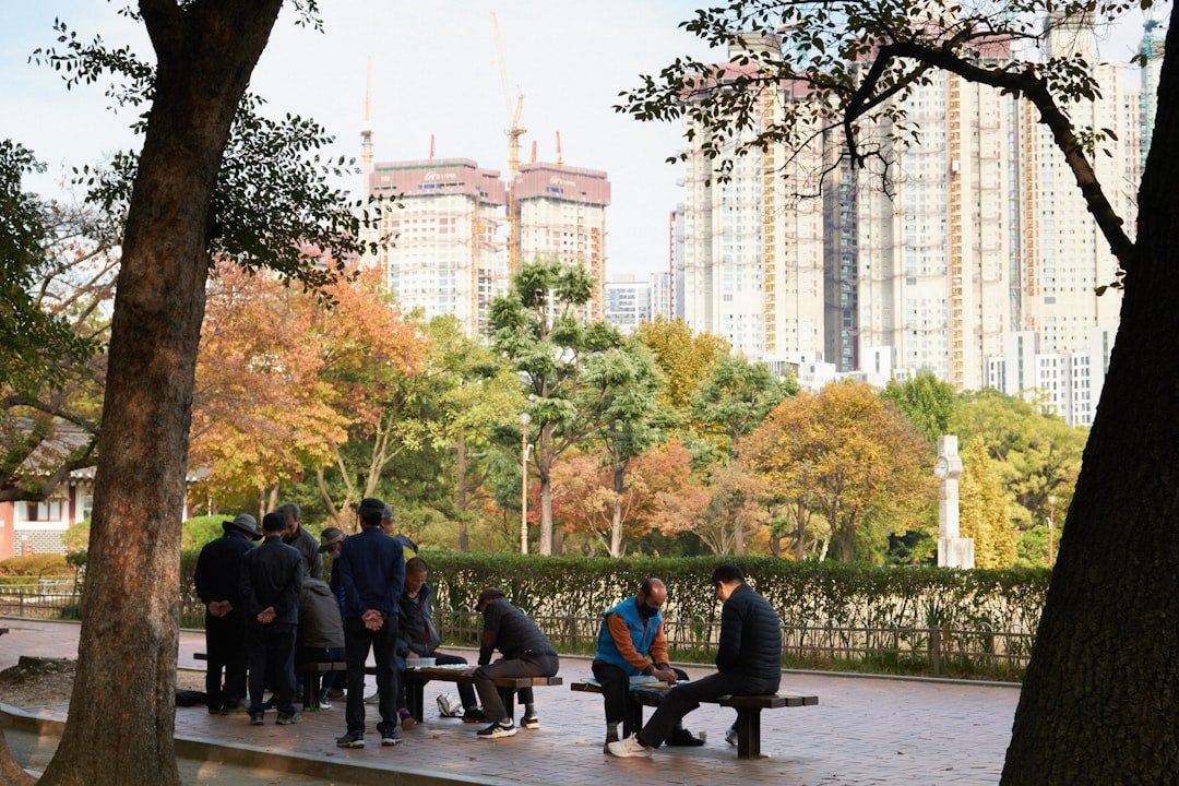 A Guide to Sharing Your Opinion with "...saenggak-haeyo" in Korean